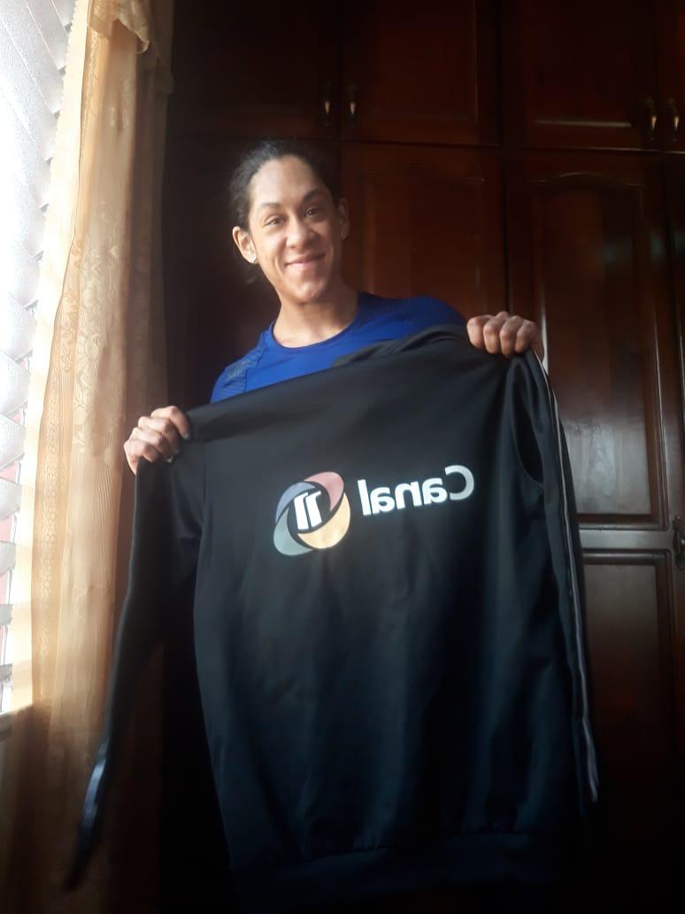 (VIDEO) Nadia Henriquez orgullosa representante del fisicoculturismo en ...
