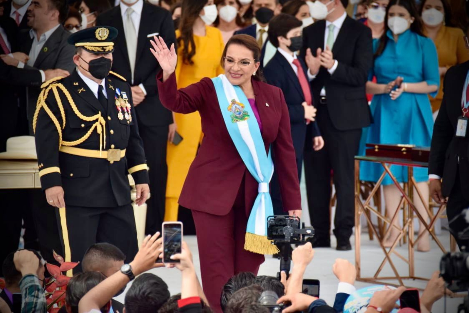 Reacciones de políticos ante la asunción al poder de la presidenta ...
