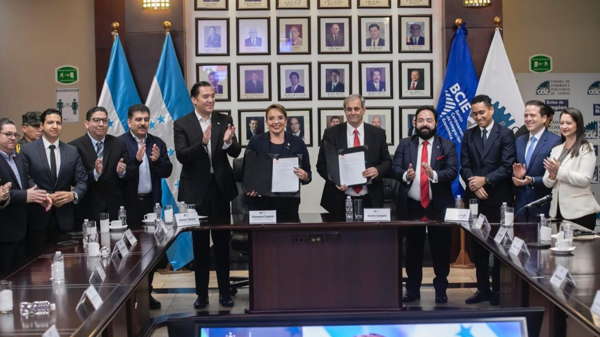 Gobierno de Honduras y BCIE firman acuerdo por represa El Cajón