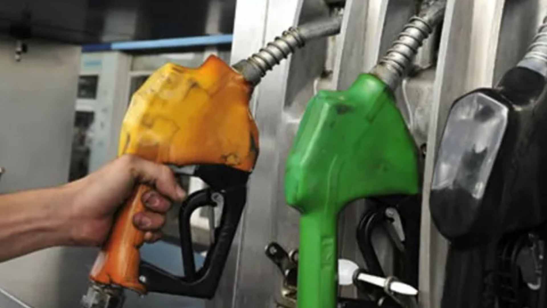 Siguen aumentos en los precios de los combustibles en Honduras