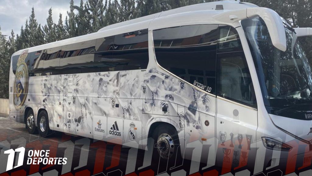 Así son los autobuses del Real Madrid y Barcelona por dentro